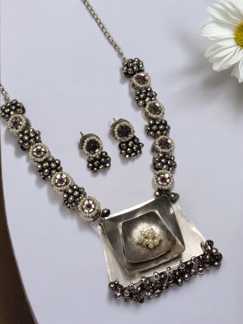 MANHSHVI GERMAN SILVER JEWELLERY SET TATVIKA